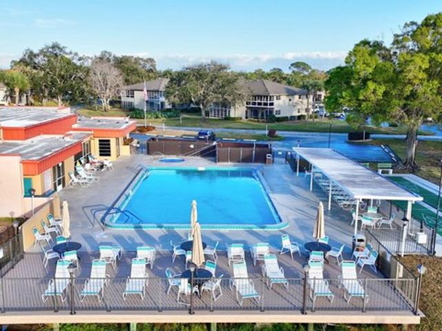 17 Lake Vista Trl Apt 105, Port Saint Lucie, FL 34952