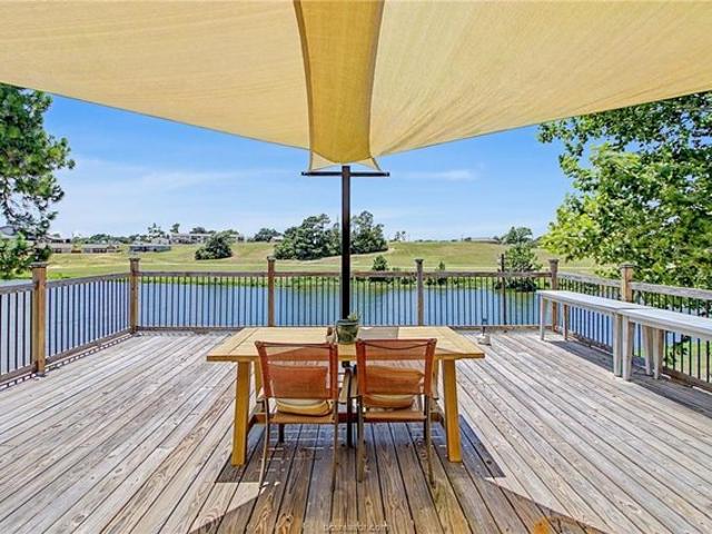17 Lakeview Dr, Normangee, TX 77871