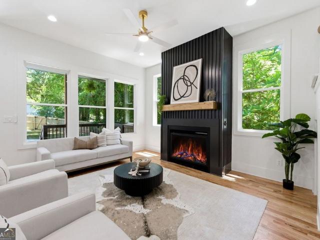 17 Lakeview Drive NE