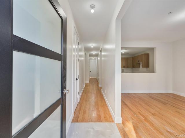 17 Lazer Court 102