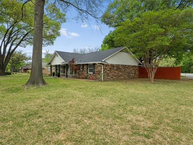 17 Lincolnshire Cir, Bedford, TX 76021 | MLS #21162 | Compass
