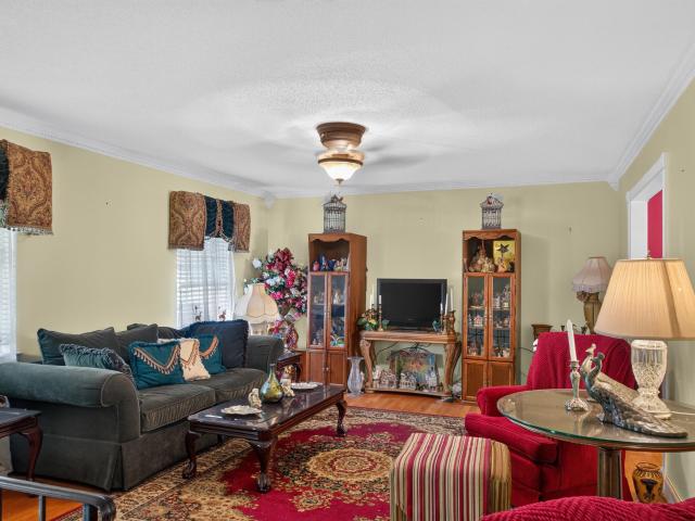 17 Loach Drive