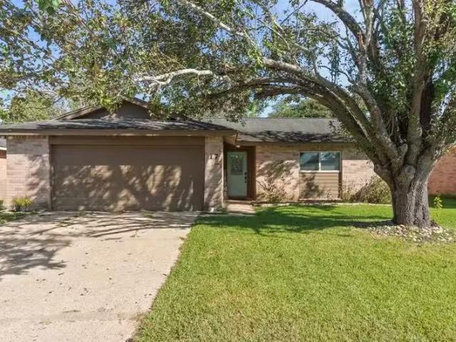 17 Lobo Ct, Angleton, TX 77515 MLS 94841951