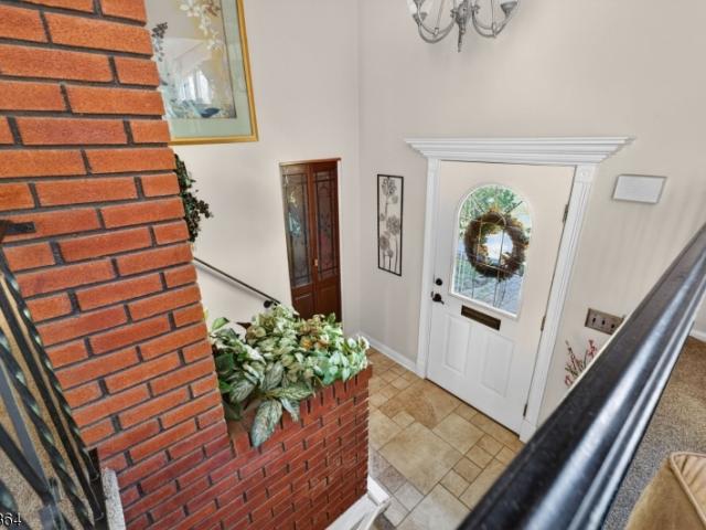 17 Lynn Ct