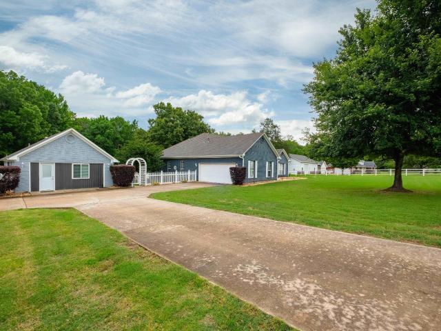 17 Mckenzie Trail