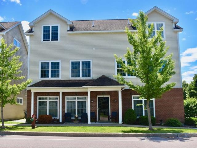17 Madison Dr, Williston, VT 05495