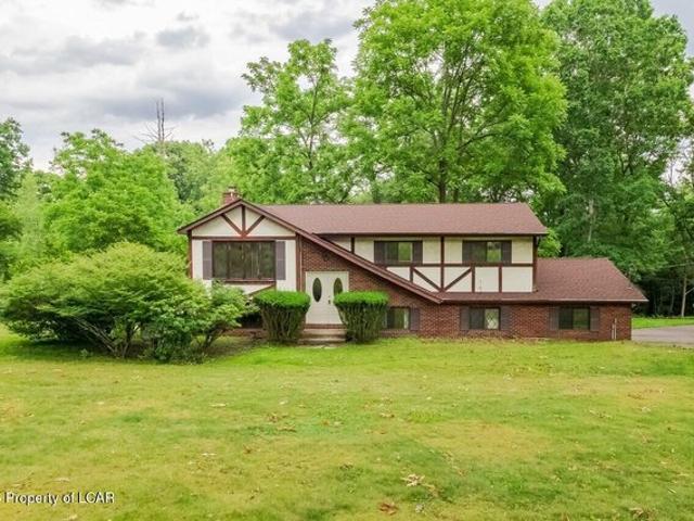 17 Main Rd, Shickshinny, PA 18655