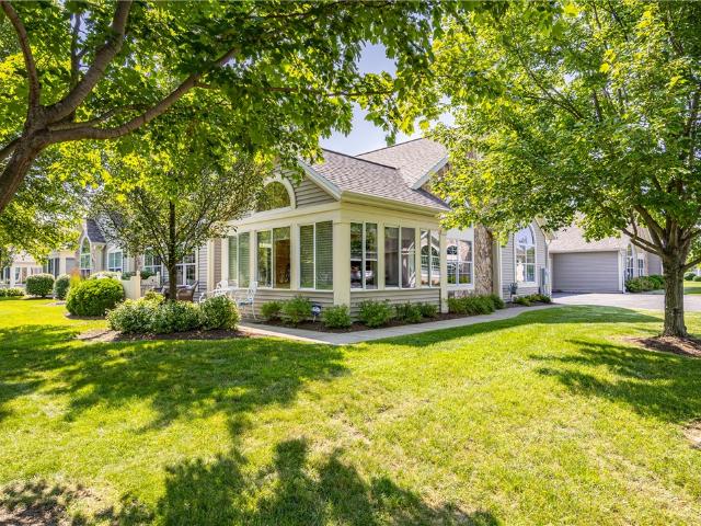 17 Maple Center Road