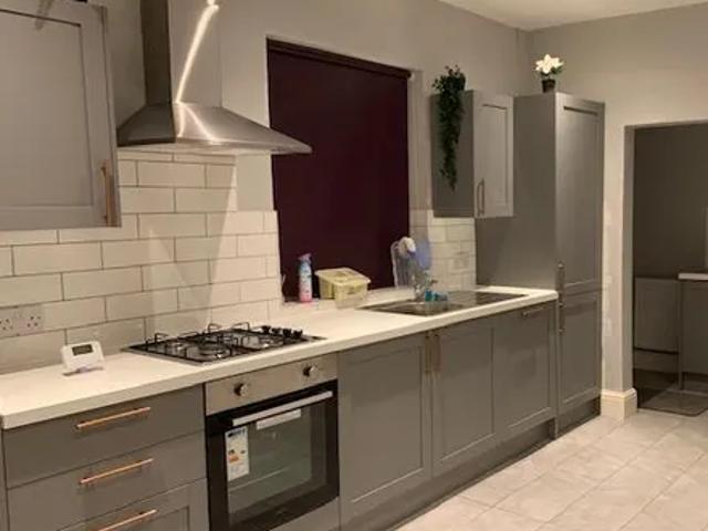 17 Mayford Road, Manchester, M19 3AT, United Kingdom | 3 bed townhouse for rent #38791942 | Rentberry