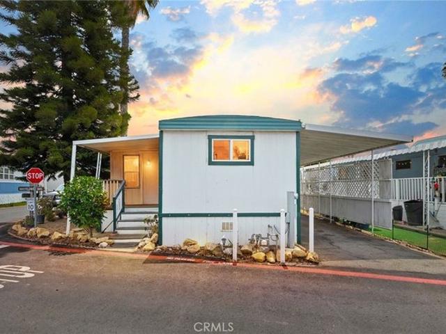 17 Mayflower Ave, Escondido, CA 92027