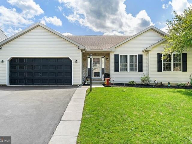 17 Mayflower Dr, Jonestown, PA 17038