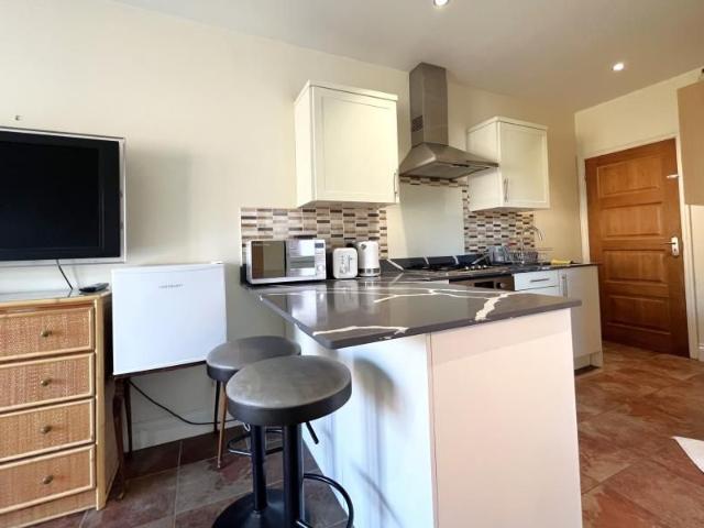 17 Meadowside, Walton On ThamesProperty for lettings Seymours