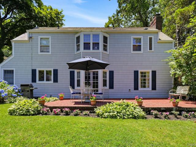 17 Monfort Road