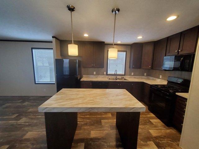 17 Mockingbird Dr Unit 207, Orion, MI 48359