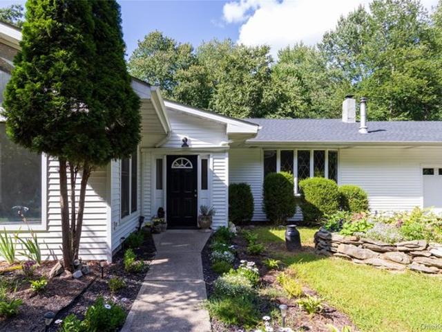 17 Molland Dr, Rhinebeck, NY 12572