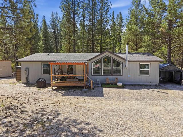 17 Mountain Meadow Rd