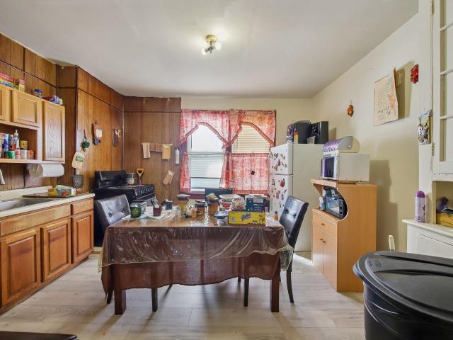 17 Myrtle Ave