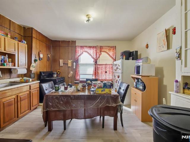 17 Myrtle Avenue