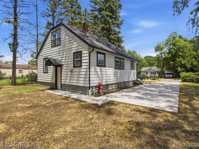 17 N Midland Drive