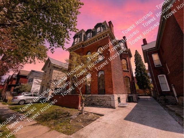 17 N Pearl St, 3 beds, 2 full baths
