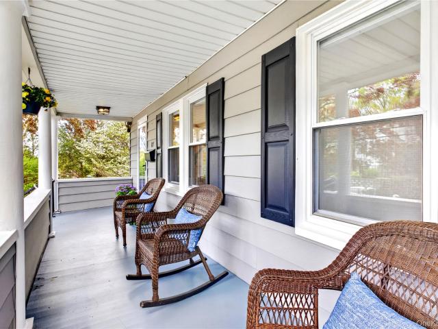 17 Neulist Avenue
