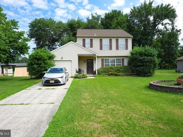 17 New Castle Ln, Willingboro, NJ 08046