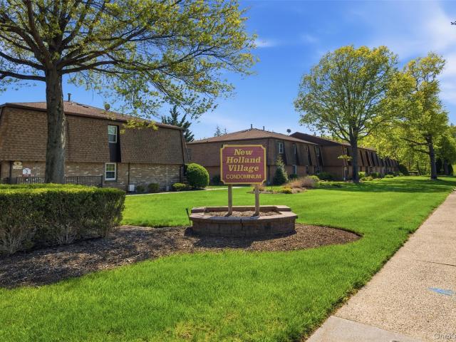 17 New Holland Village