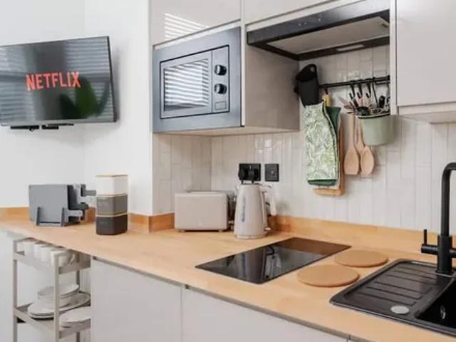 17 Newsham Drive | Studio apartment for rent #168023737 | Rentberry