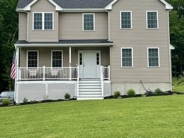 17 Noble St, Dudley, MA 01571