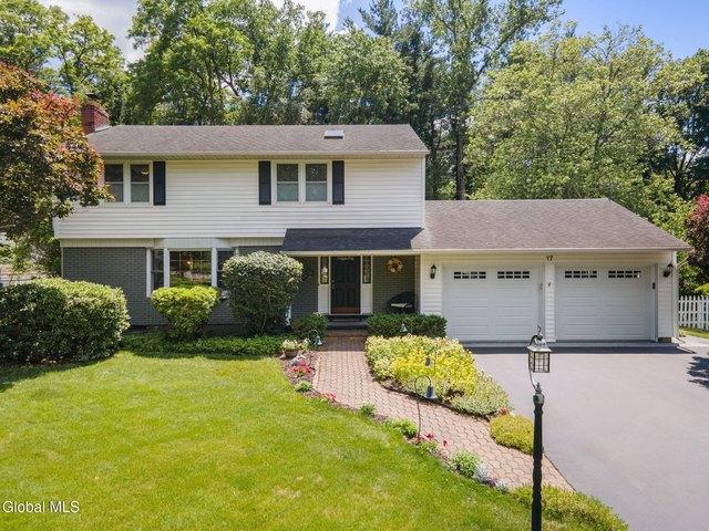 17 Northgate Dr, Albany, NY 12203