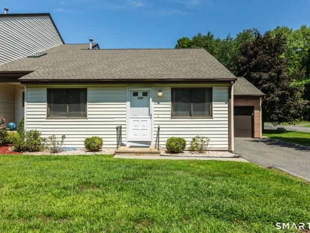 17 Oak Forest Dr Unit 5, Manchester, CT 06042