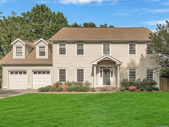 17 Old Wagon Rd, Greenwich, CT 06870