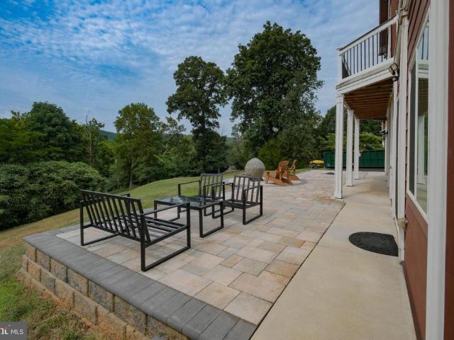 17 Owens Court