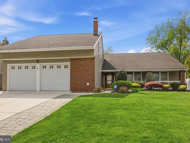 17 Palmetto Ave, Evesham Township, NJ 08053