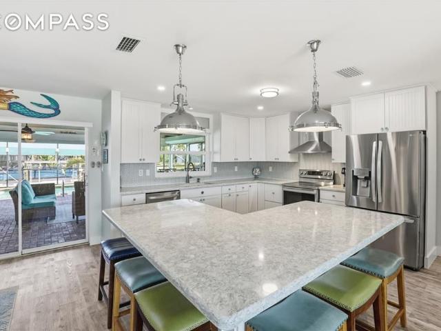 17 Palmview Blvd, Fort Myers Beach, FL
