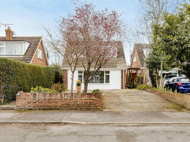 17 Peak Drive, Eastry, Nr Sandwich, Kent CT13, 3 bed detached house to rent, £1,400 pcm | PrimeLocation
