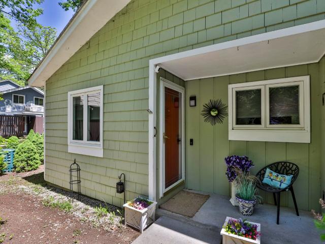 17 Piscataqua Road