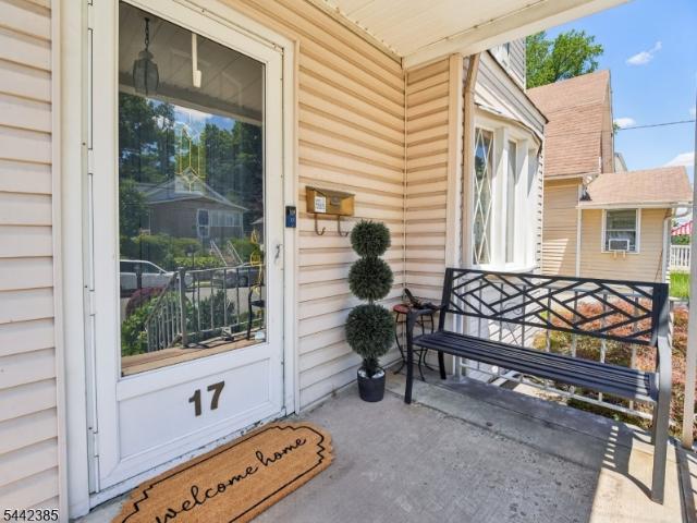 17 Princeton St