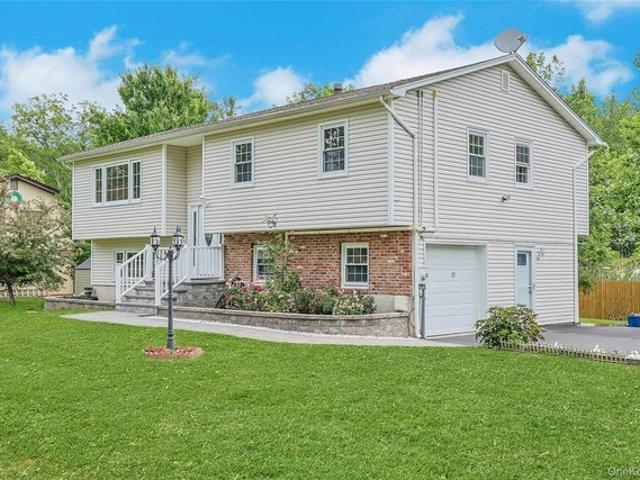 17 Quaspeak Rd, Congers, NY 10920