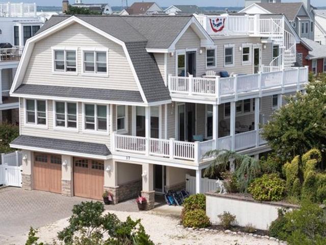 17 Randolph Ave, Strathmere, NJ 08248