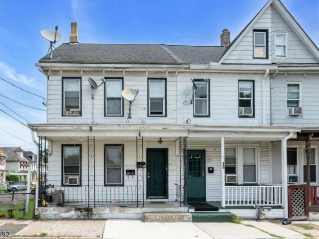 17 Railroad Ave