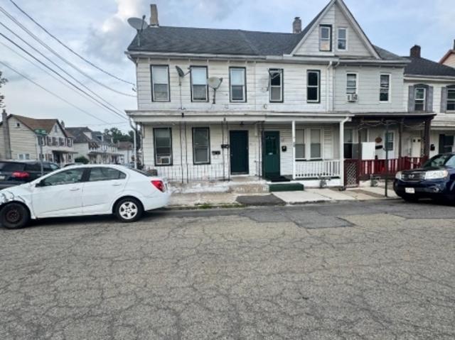 17 Railroad Ave
