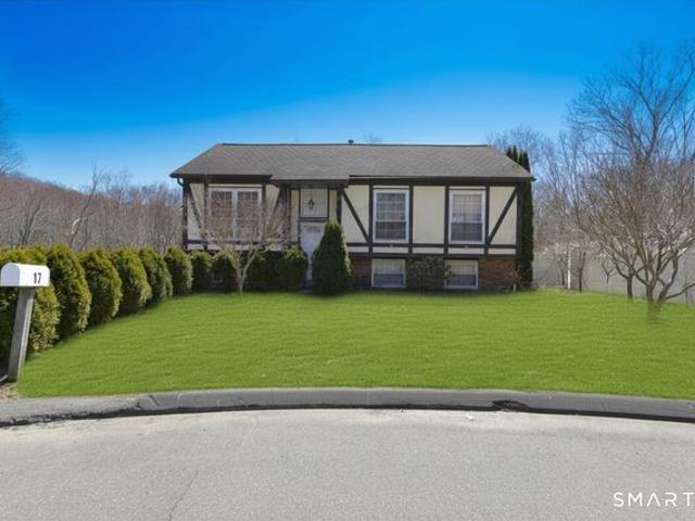 17 Rain Dance Cir, Naugatuck, CT 06770