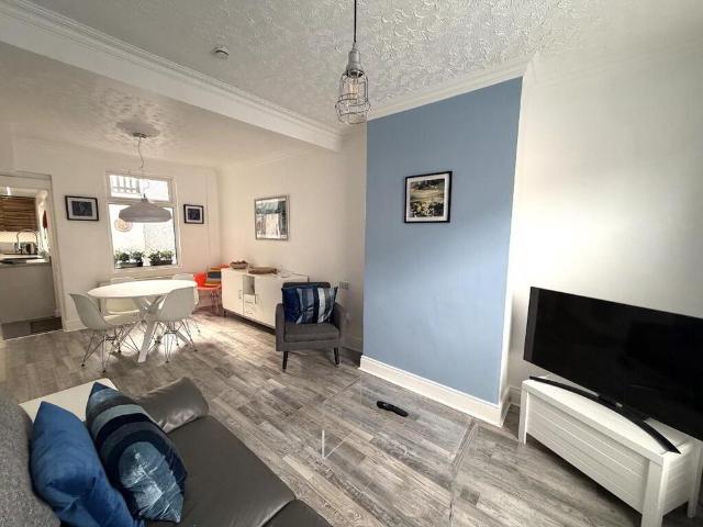 17 Ravenscroft Street, Belfast, BT5 5BE