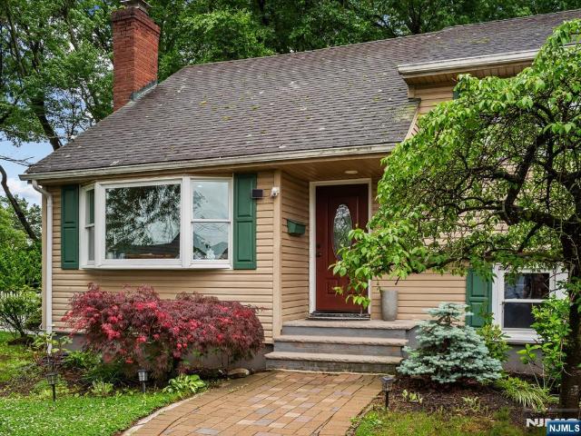 17 Ravine Court