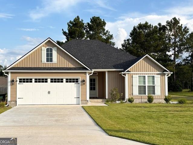 17 Ray Dr, Ray City, GA 31645