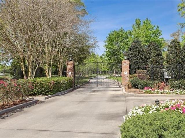 17 Red Bay Place
