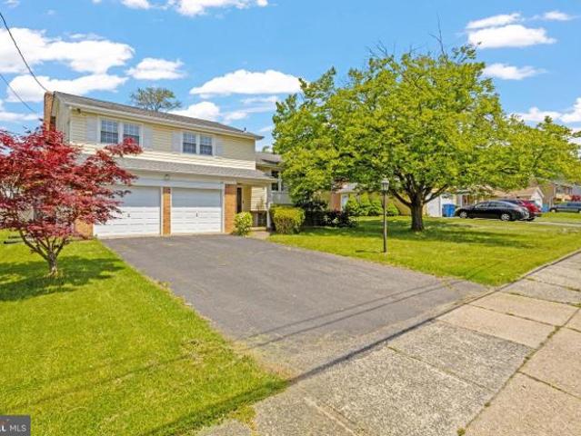 17 Regent Rd, Cherry Hill, NJ 08003