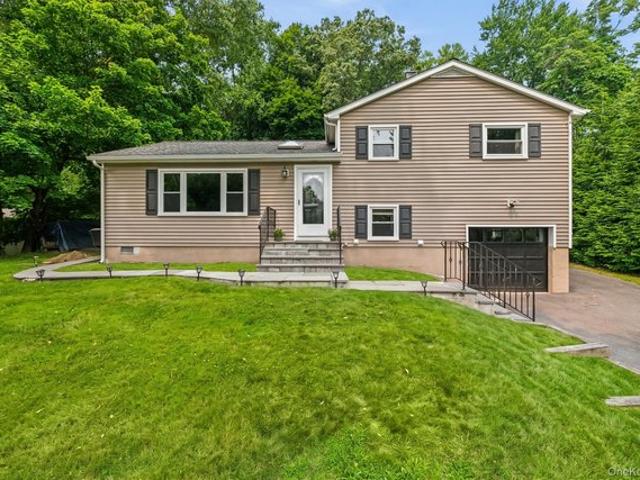 17 Ridge Rd, Cortlandt Manor, NY 10567