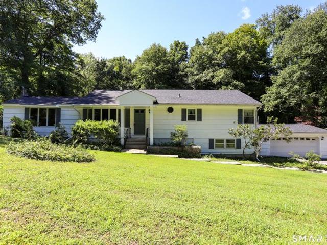 17 Riverford Rd, Brookfield, CT 06804
